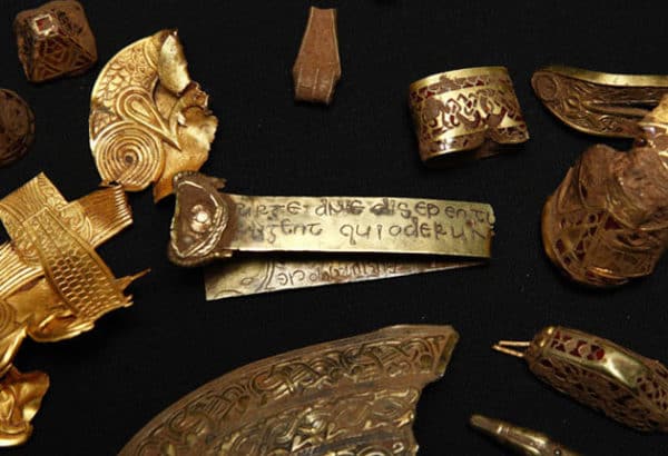 Hoard of Golden Treasure Is the Most Important Anglo-Saxon Find in ...